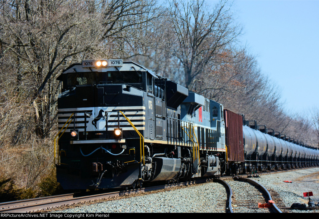 NS 1076 67Z Crude Oil Empties